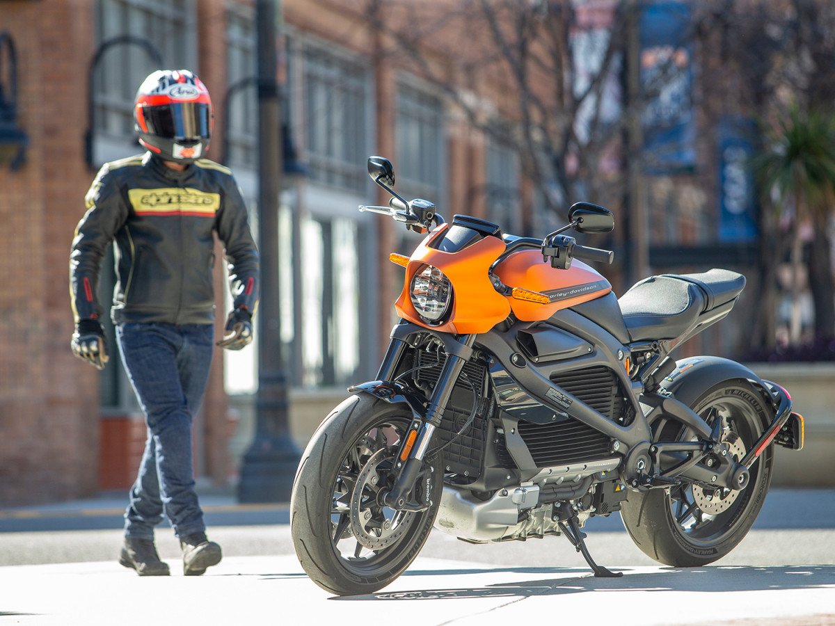 Automatic vs Manual Motorcycle: Which Is Better? | Fodsports Blog