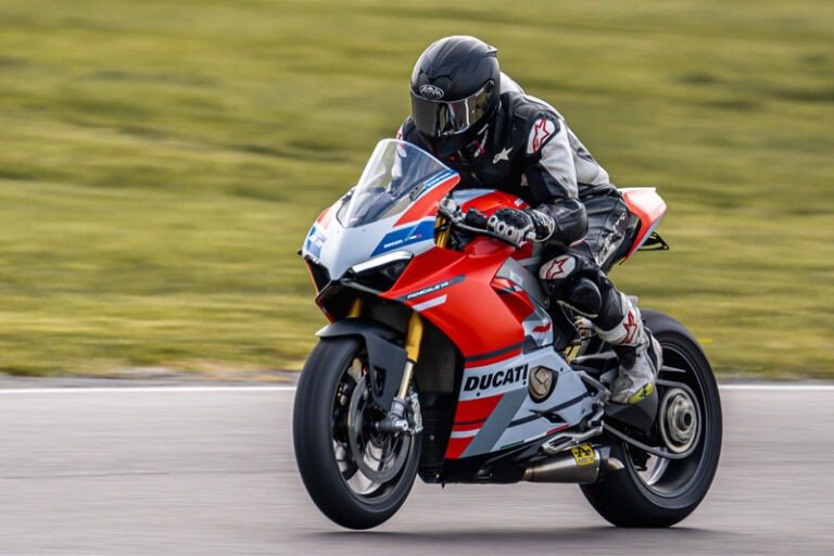 Unique Guide For Motorcycle Riding Positions [2023]