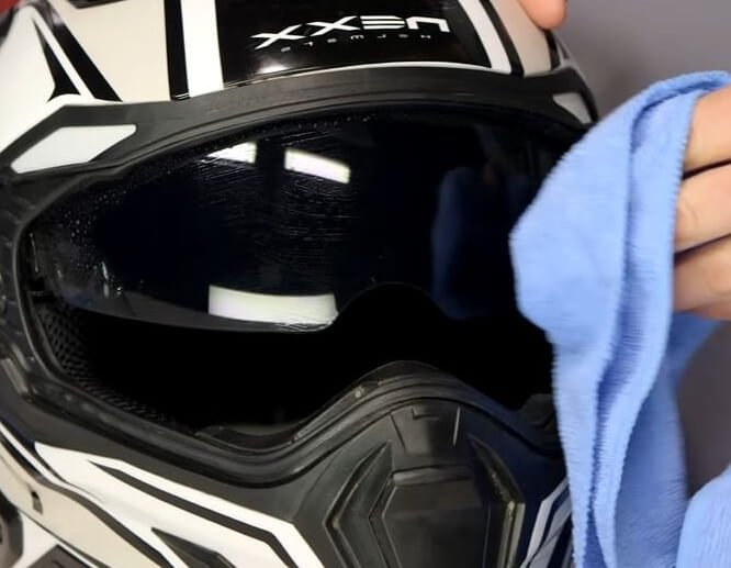6 Professional Steps to Clean Motorcycle Helmets