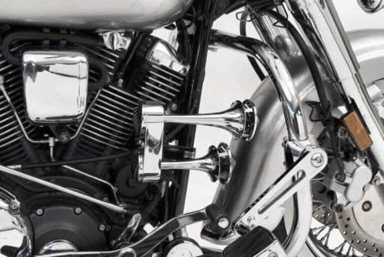 Top 7 Motorcycle Defensive Riding Tips to Stay Safe